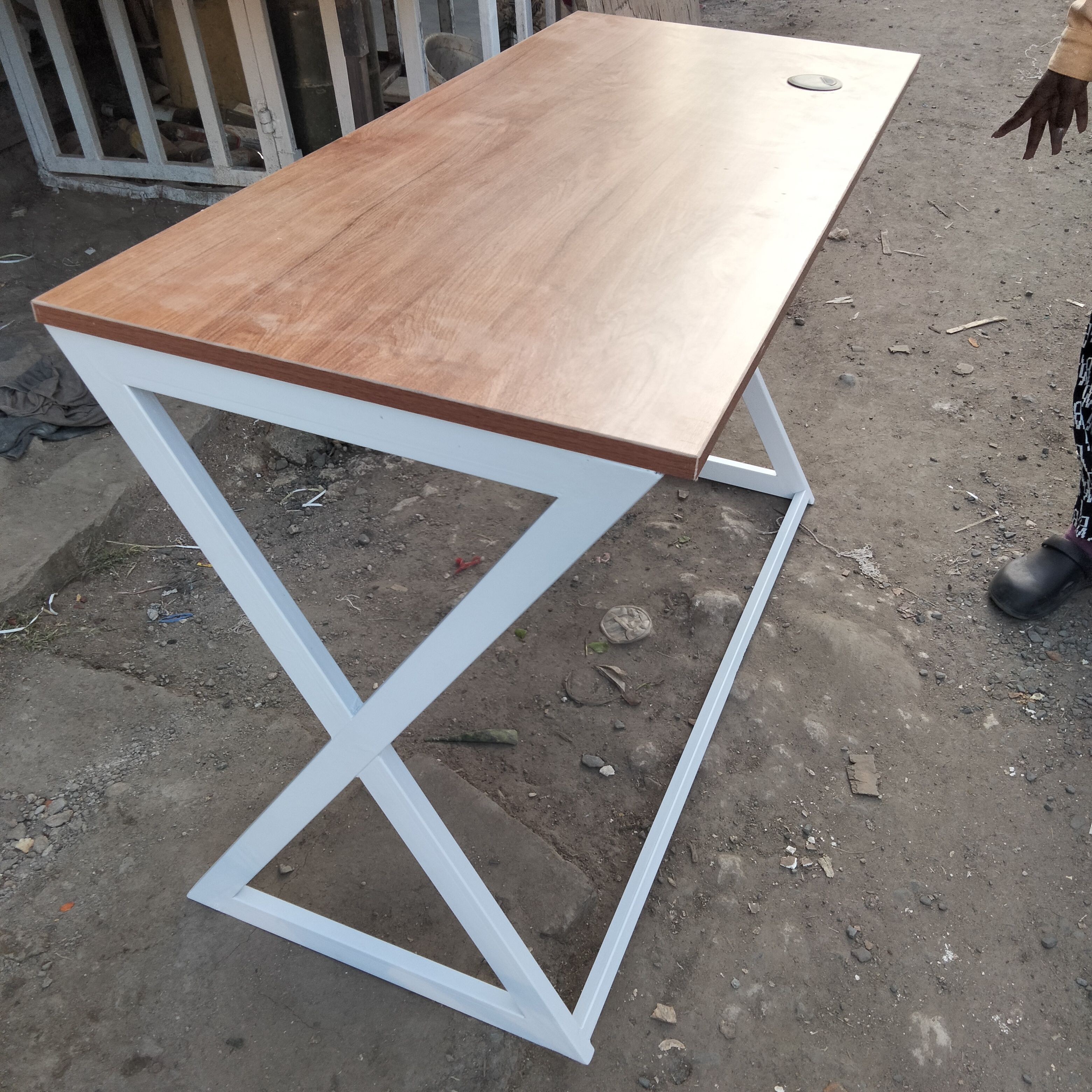 Best price for KINGLY SHOPPERS METTALIC STUDY TABLE/ OFFICE DESK Color ...