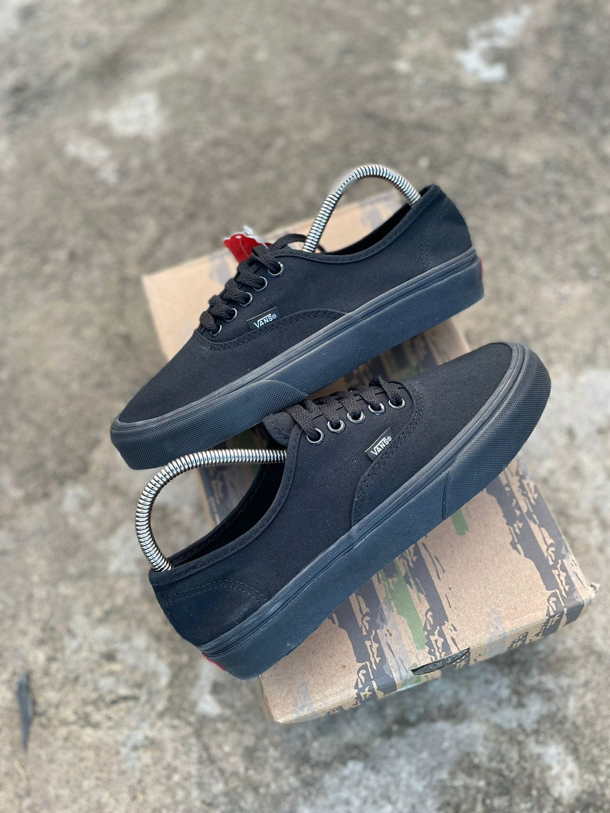 Best price for Plain Classic Vans Unisex fit for any Event Color-Black ...
