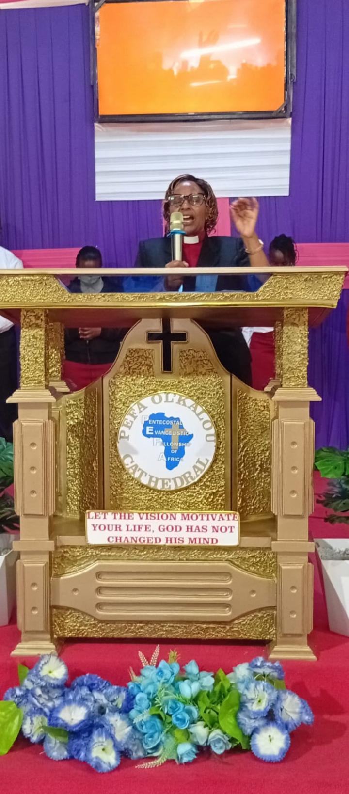 Best price for Church pulpit Furniture Color-Gold Furniture Size-43 ...