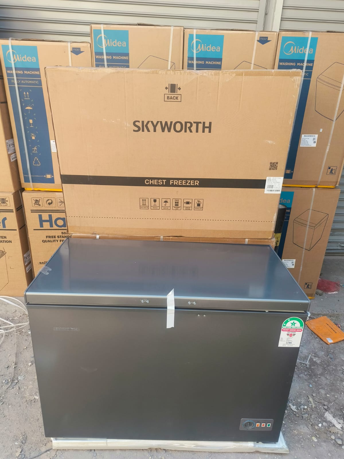 Best price for CLEARANCE OFFER 264 litres skyworth deep chest freezer