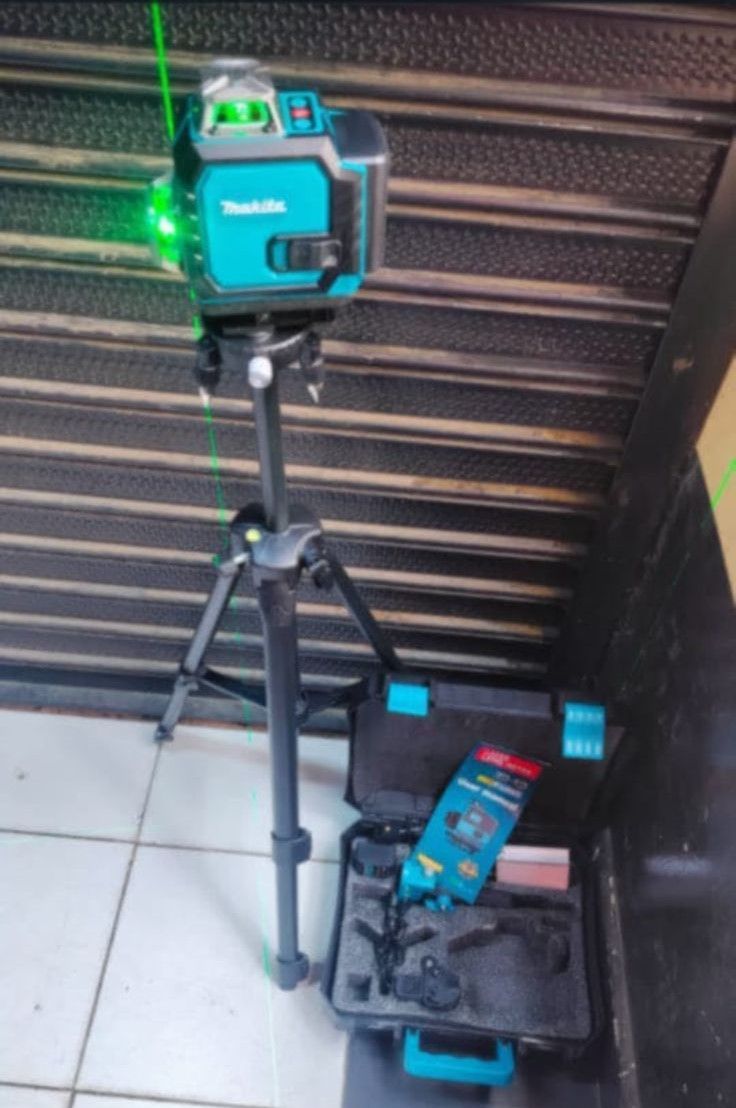 Best price for MAKITA LASER LEVEL AND STAND - Automatically adjusts for ...